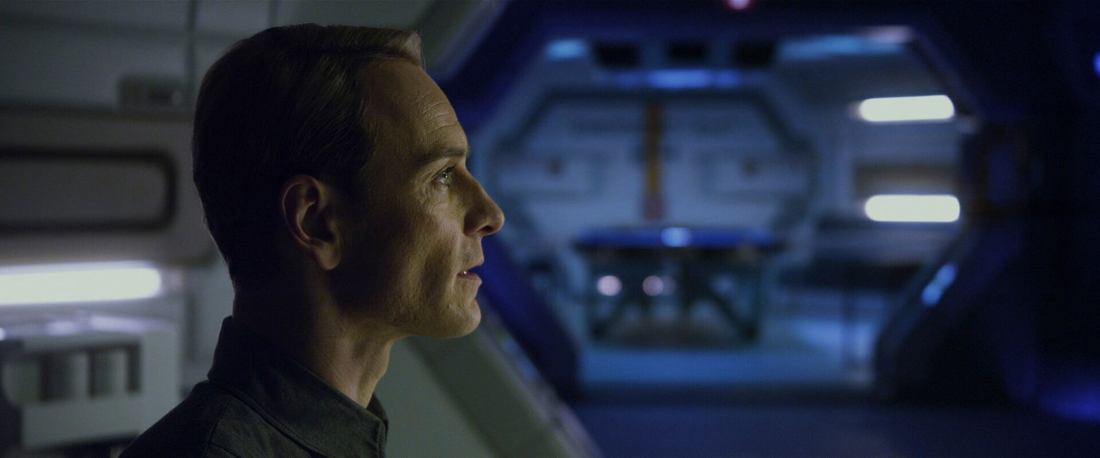 How Strong Lighting Techniques In Film Enhances Mood & Atmosphere